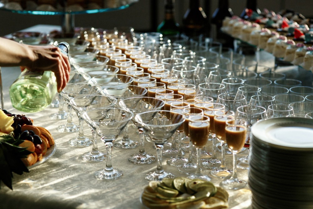 How to Impress Corporate Guests with a Classy Cocktail Reception ...